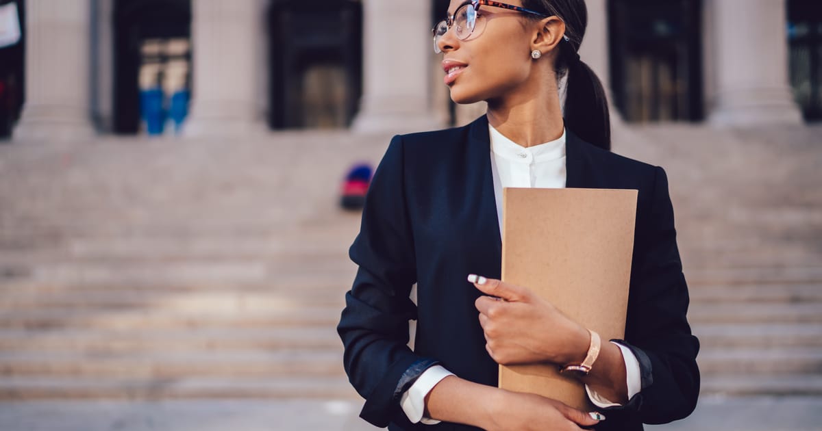 10 Professional Items To Bring to an Interview | Rocket Resume