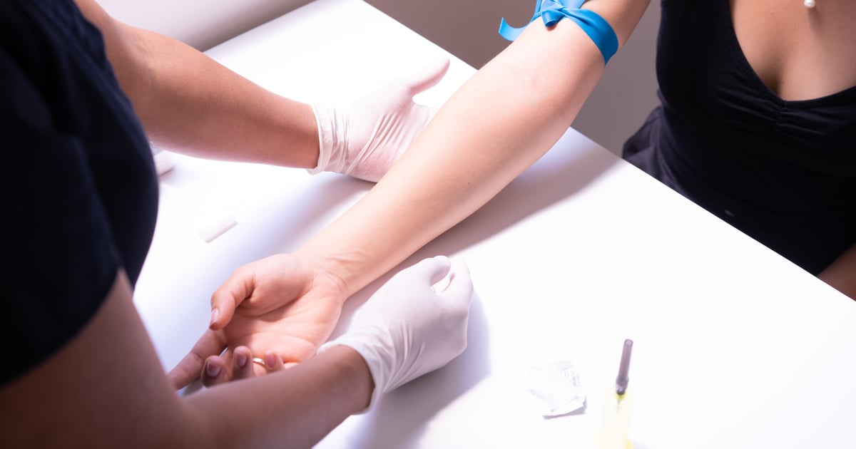 How to Become a Phlebotomist | Rocket Resume